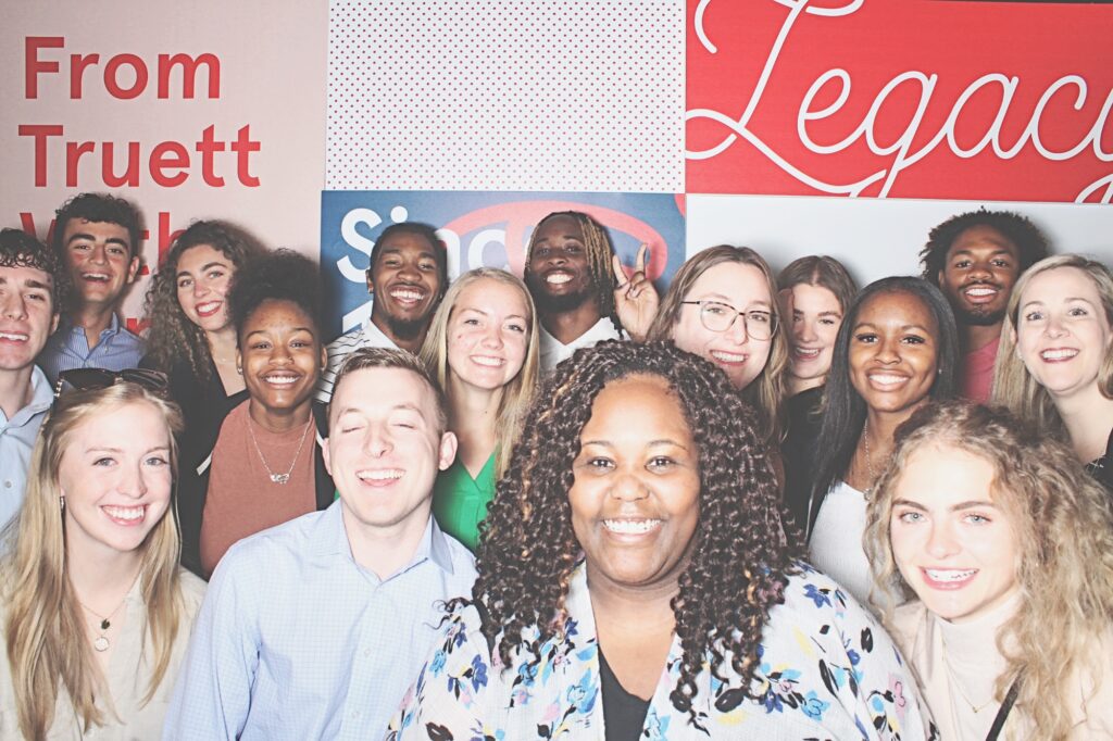 Atlanta Chick-fil-a Headquarters Support Center Photo Booth - Robot ...